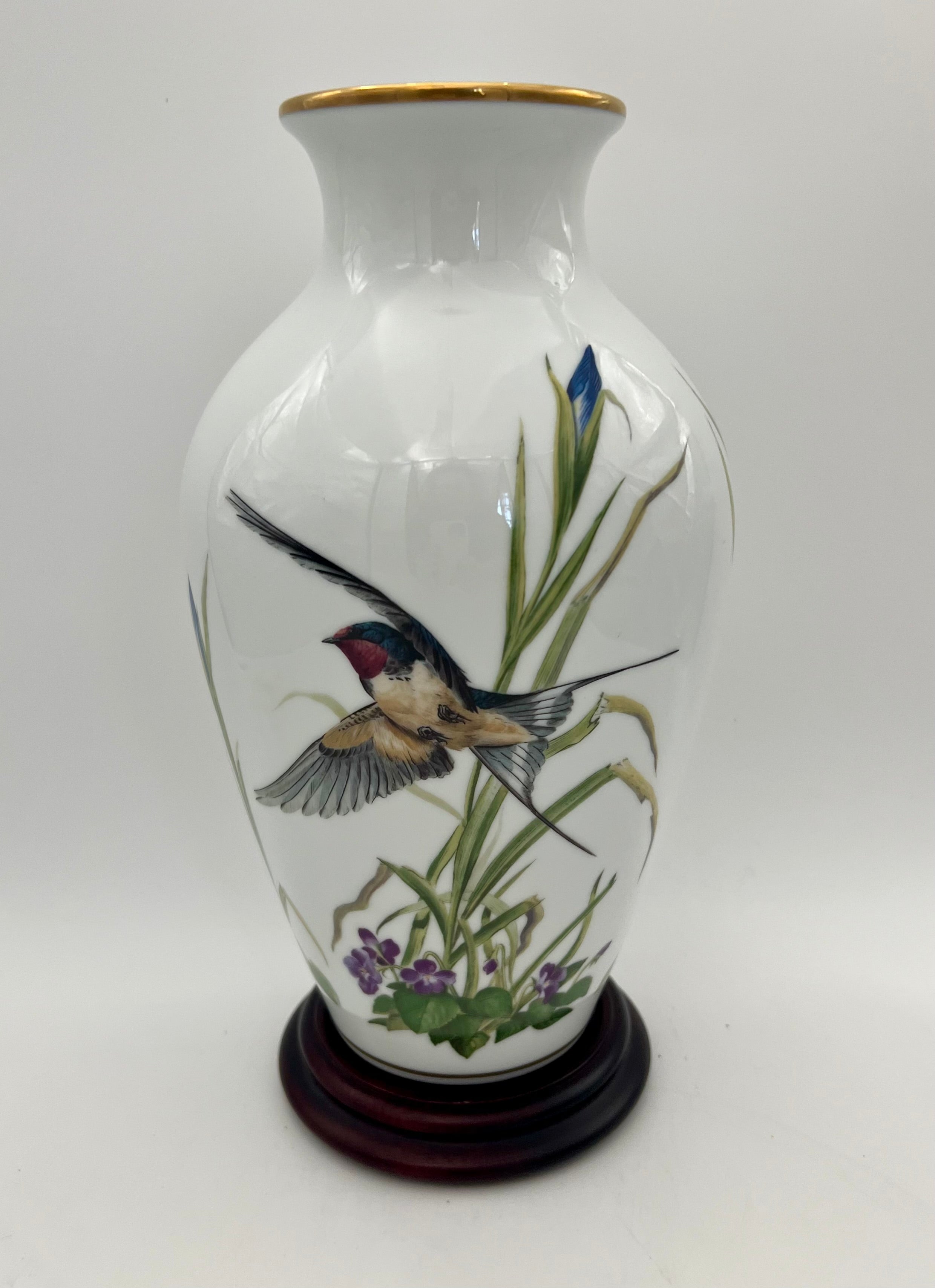 FRANKLIN PORCELAIN "THE MEADOWLAND BIRD VASE" LIMITED EDITION, CIRCA 1 – Eclectic Whimsy